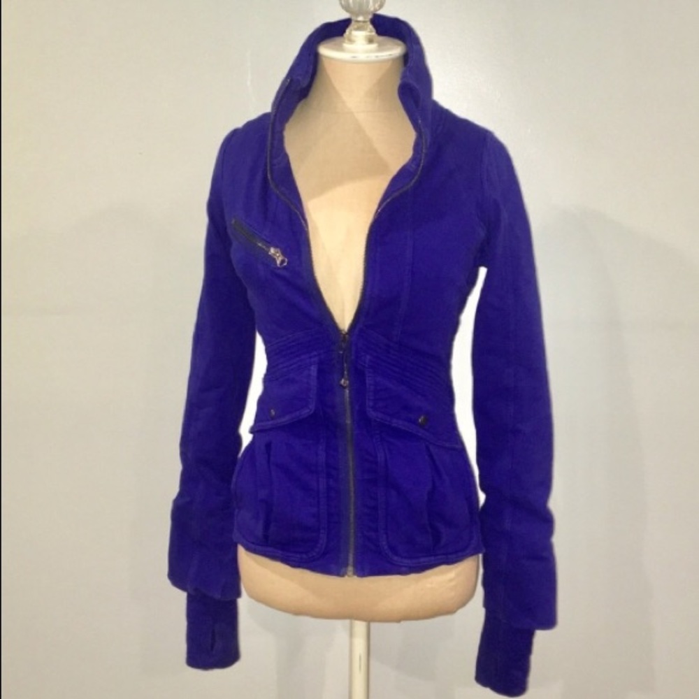 Lululemon It’s Happening Blue Running Jacket - Gem